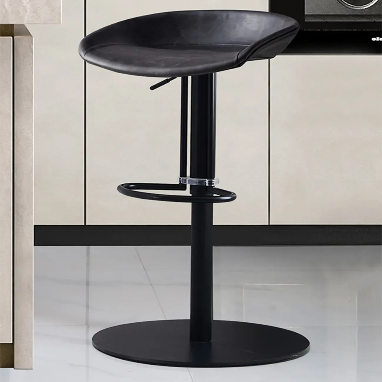 Tabourets de bar pivotants réglables en cuir noir – Nesttimber
